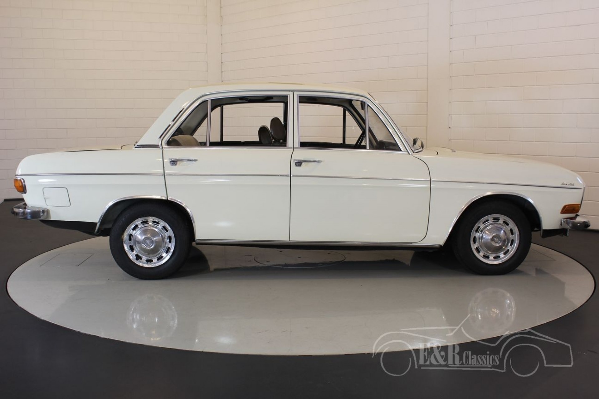 Audi 60L 4 Sedan 1972 te koop bij ERclassics