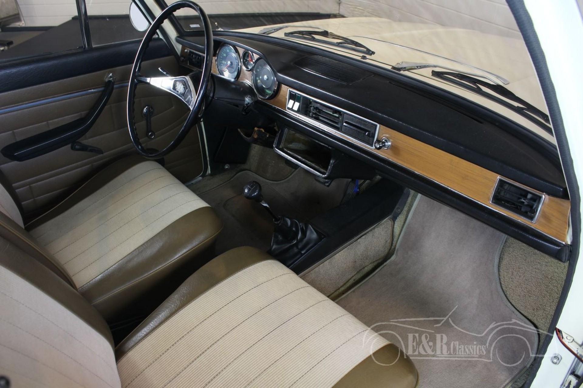 Audi 60L 4 Sedan 1972 te koop bij ERclassics