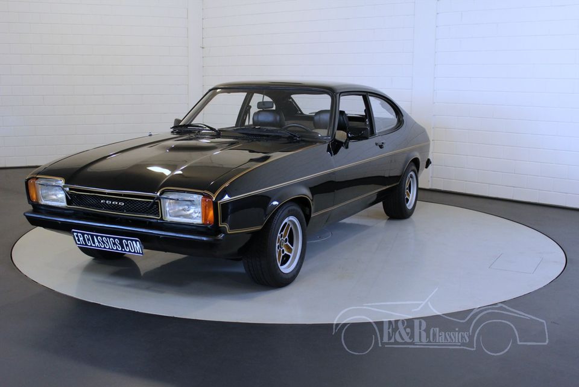 Ford Capri II JPS 1975 te koop bij ERclassics