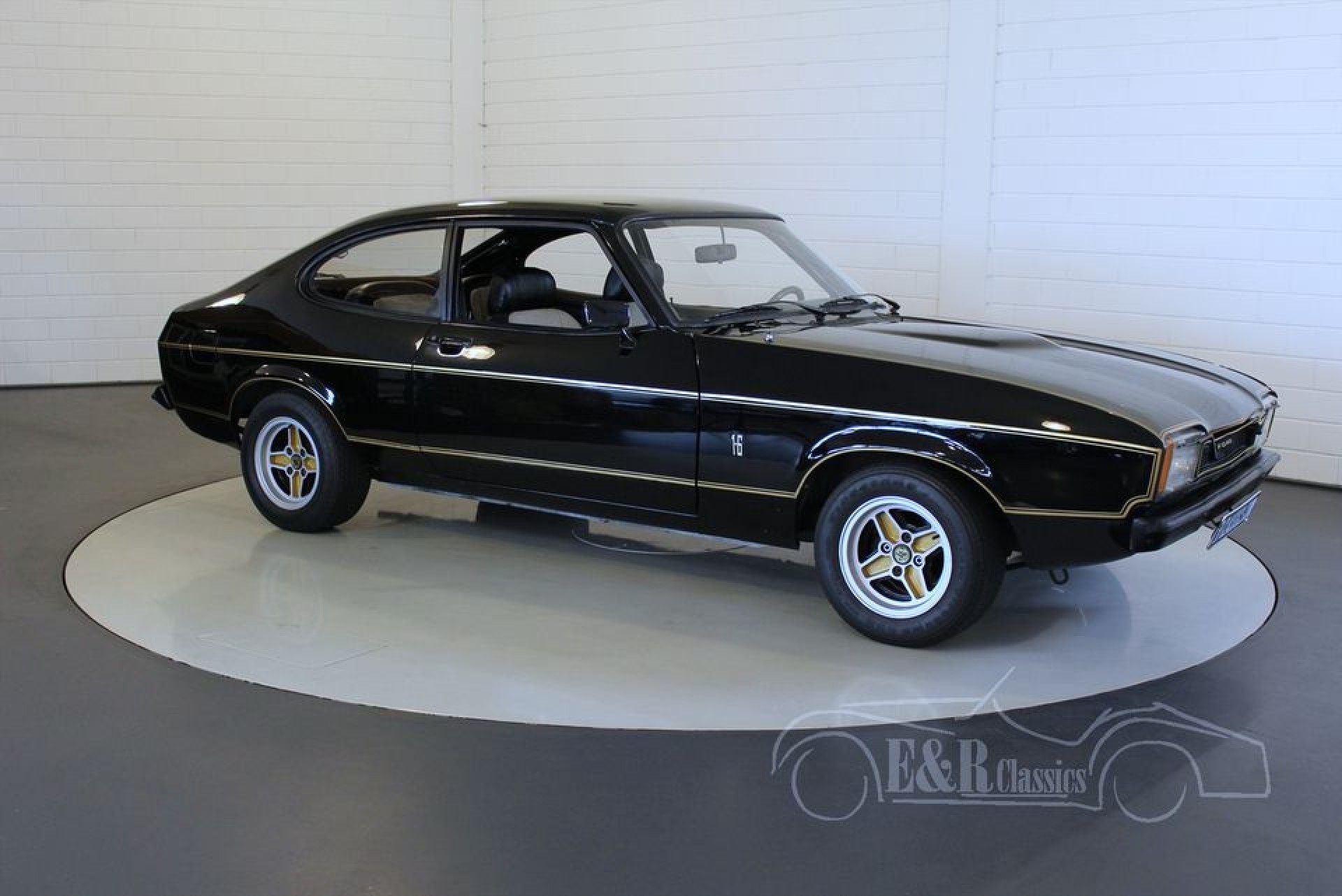 Ford Capri II JPS 1975 te koop bij ERclassics