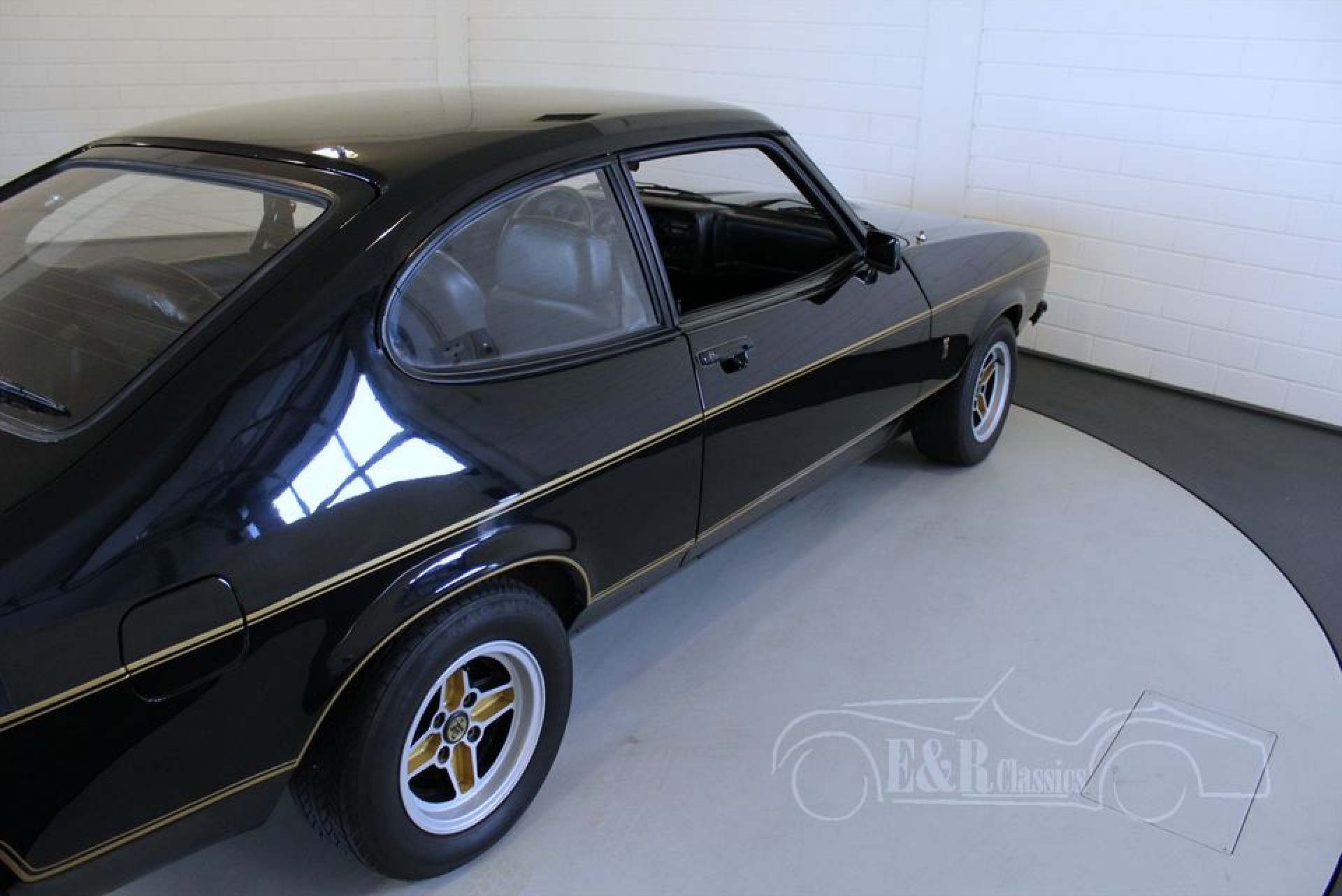 Ford Capri II JPS 1975 te koop bij ERclassics