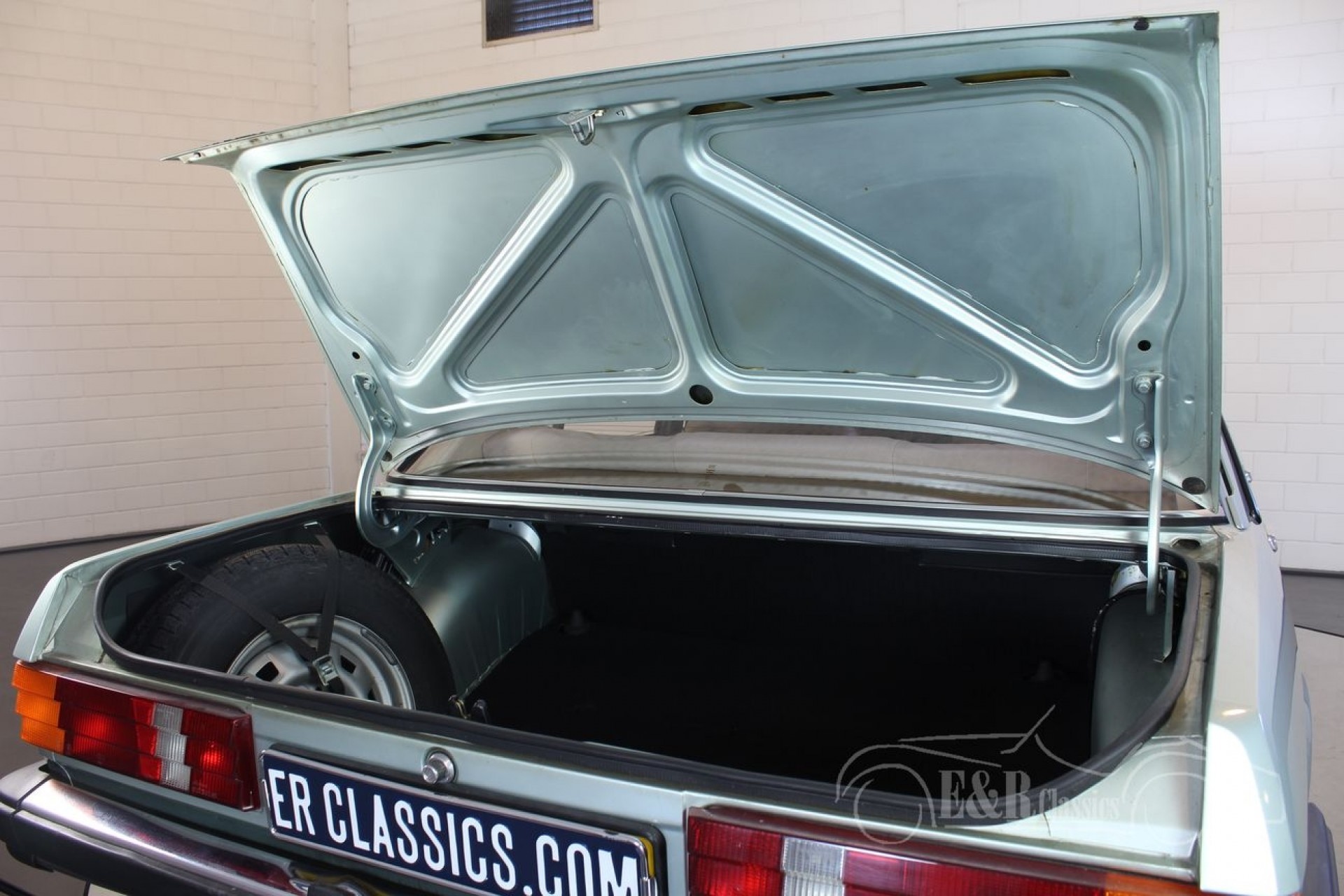 Ford Granada sedan 1982 te koop bij ERclassics