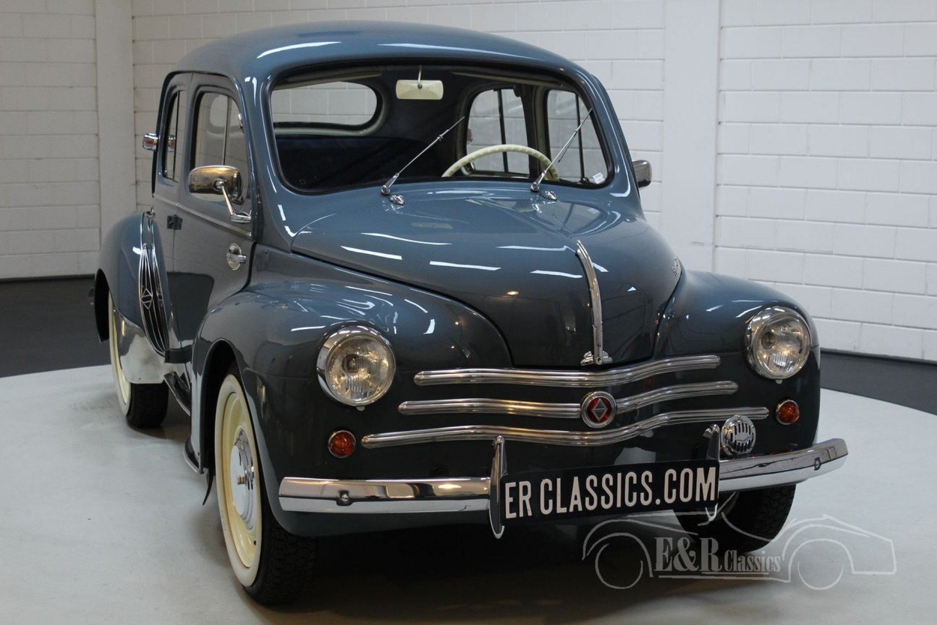 Renault 4CV Saloon 1958 te koop bij ERclassics
