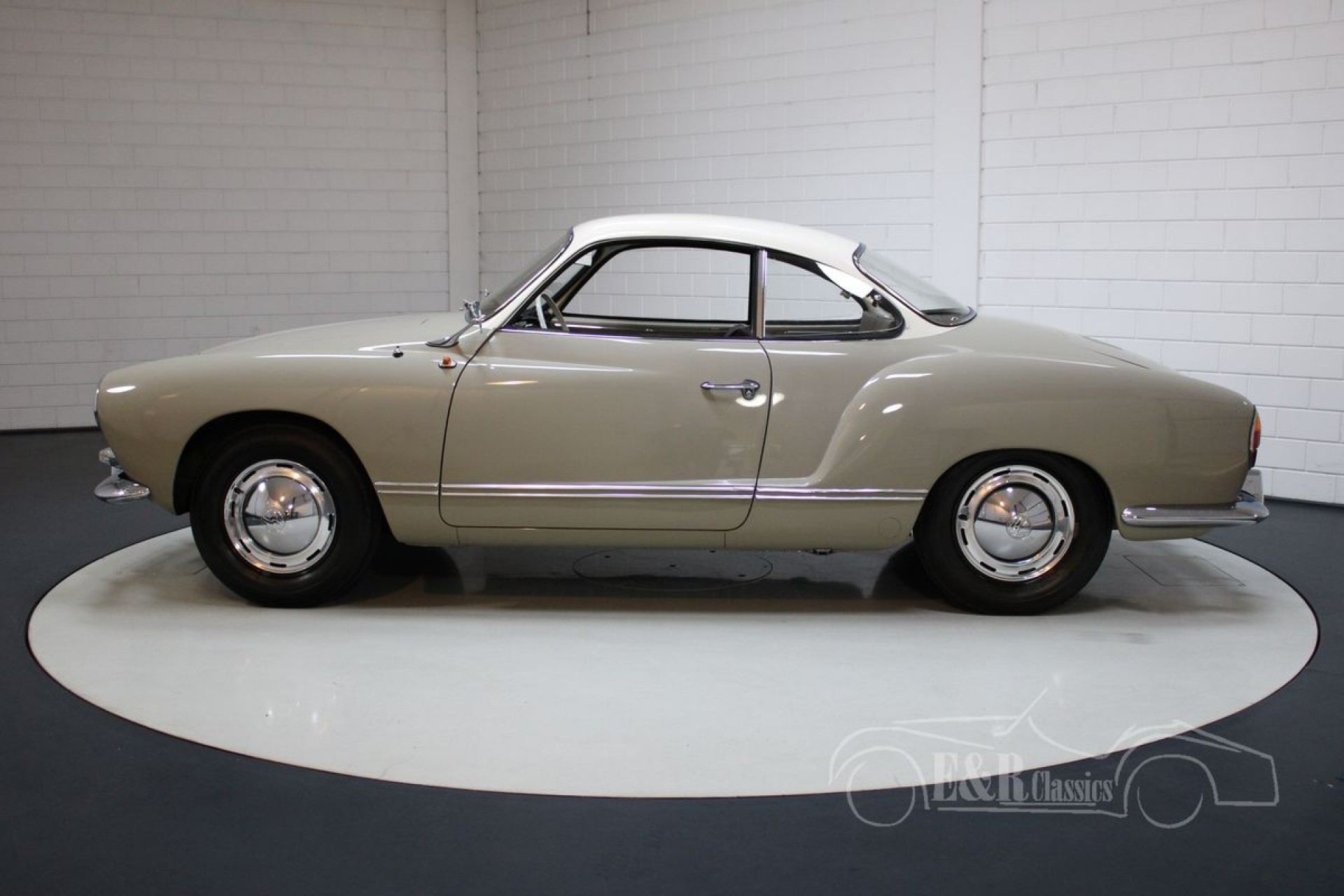 Volkswagen Karmann Ghia te koop bij ERclassics