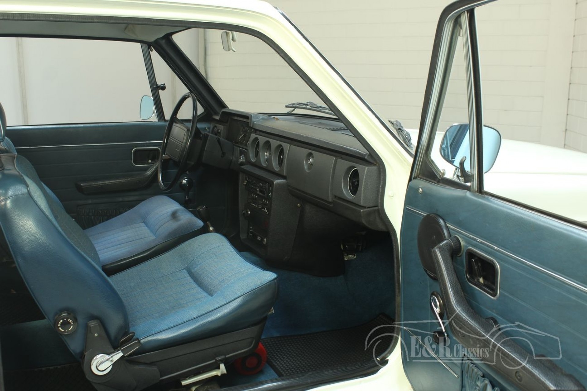 Volvo 142 De Luxe 1972 te koop bij ERclassics