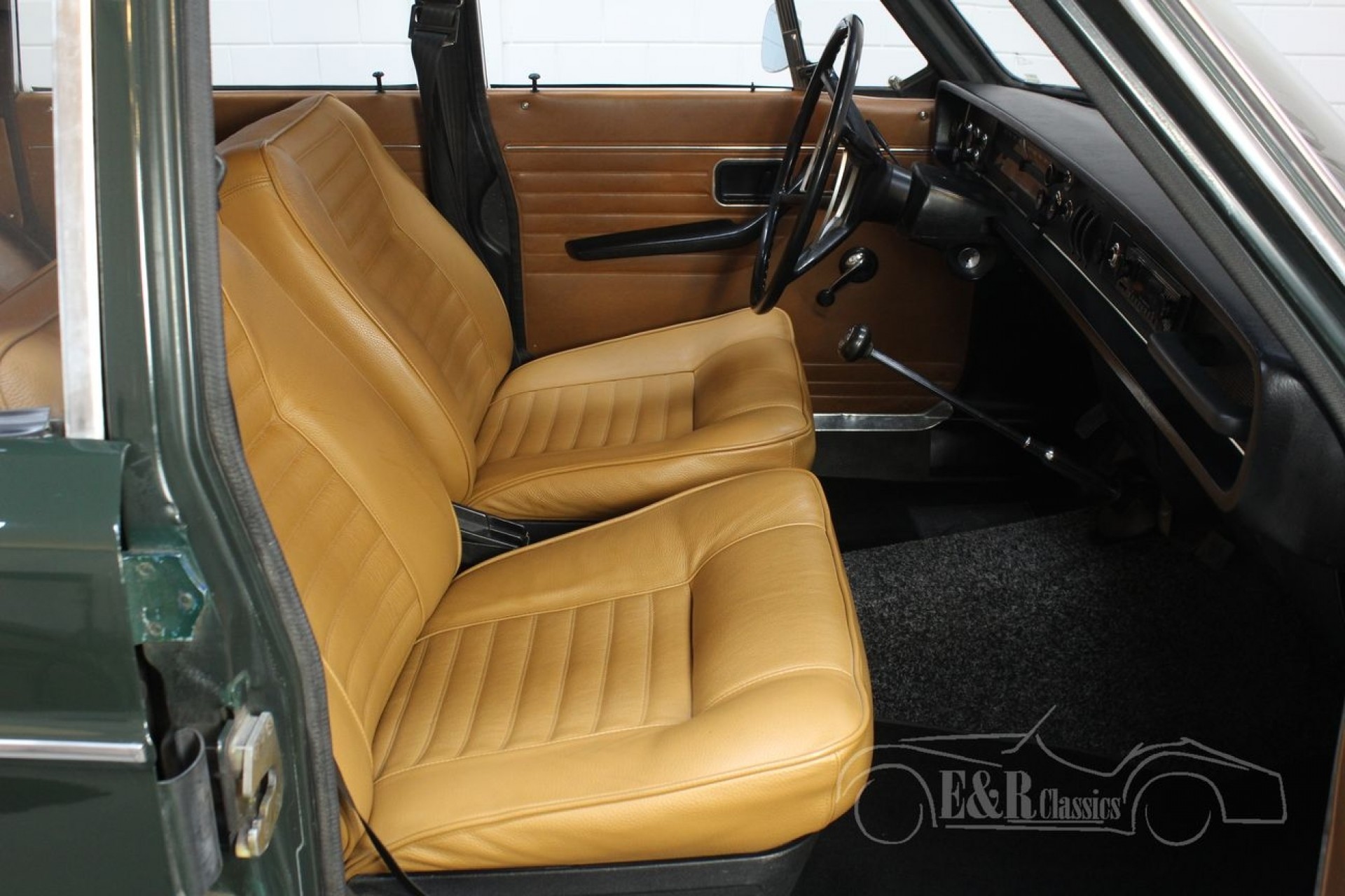 Volvo 145 De Luxe Kombi 1970 te koop bij ERclassics